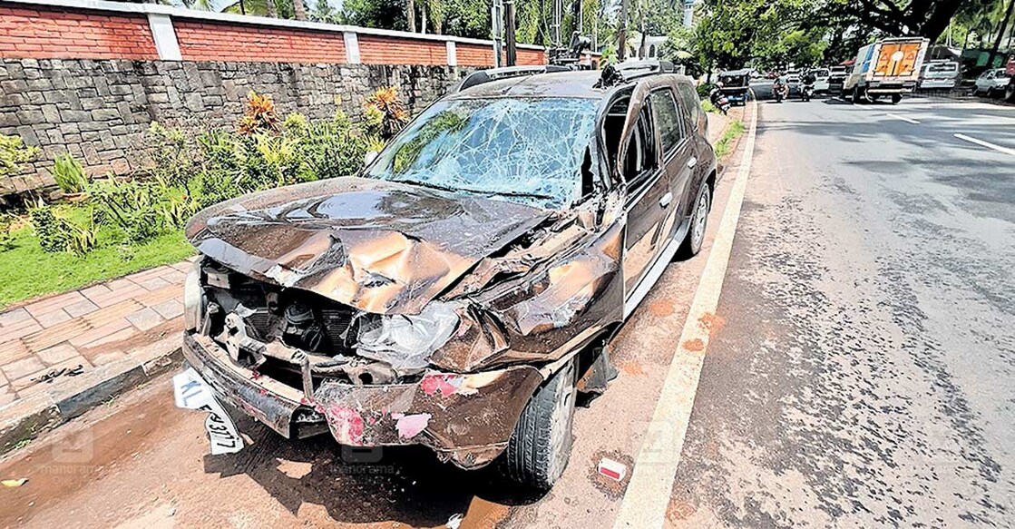 വിദ്യാർഥി ഓടിച്ച കാറിടിച്ച് 2 പേർക്ക് ഗുരുതര പരുക്ക് | Elathur accident ...