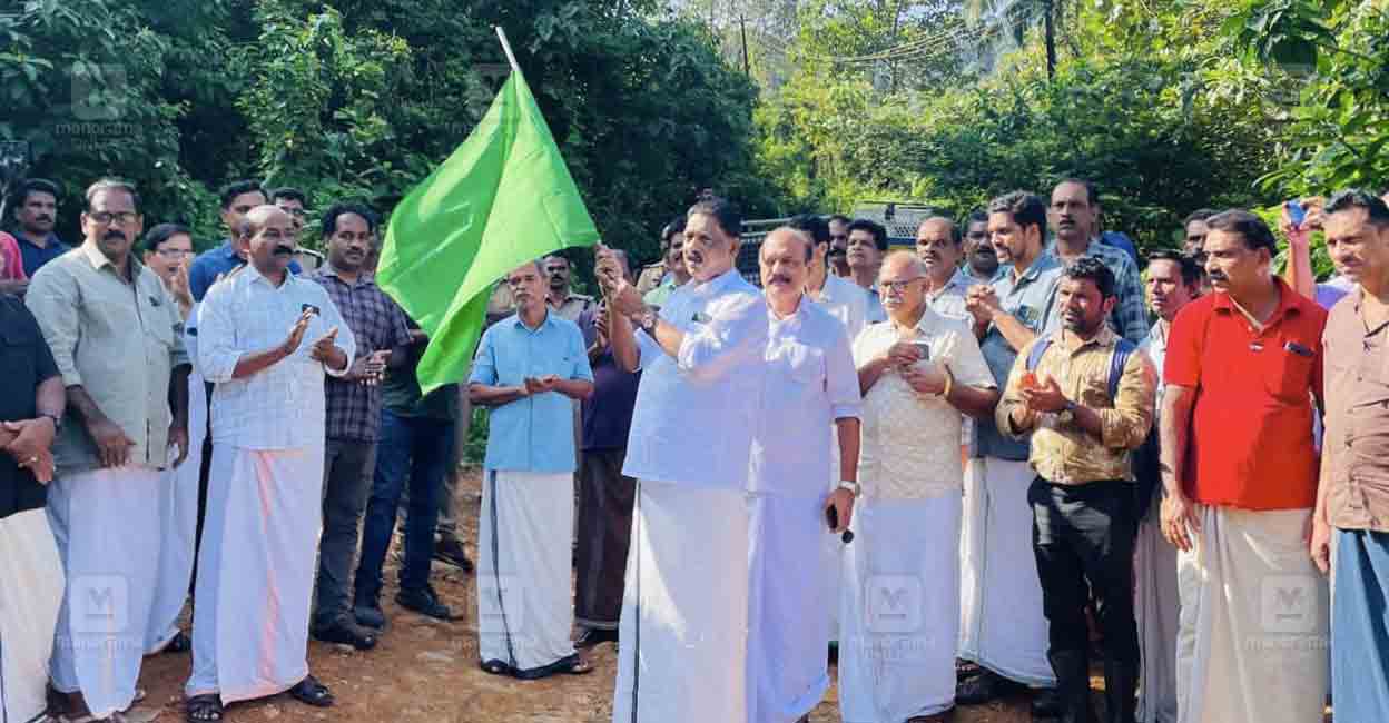 പൂഴിത്തോട് – പടിഞ്ഞാറത്തറ ബദൽ റോഡ്: വനഭൂമിയിൽ സർവേ നടത്തി | Poozhithode ...