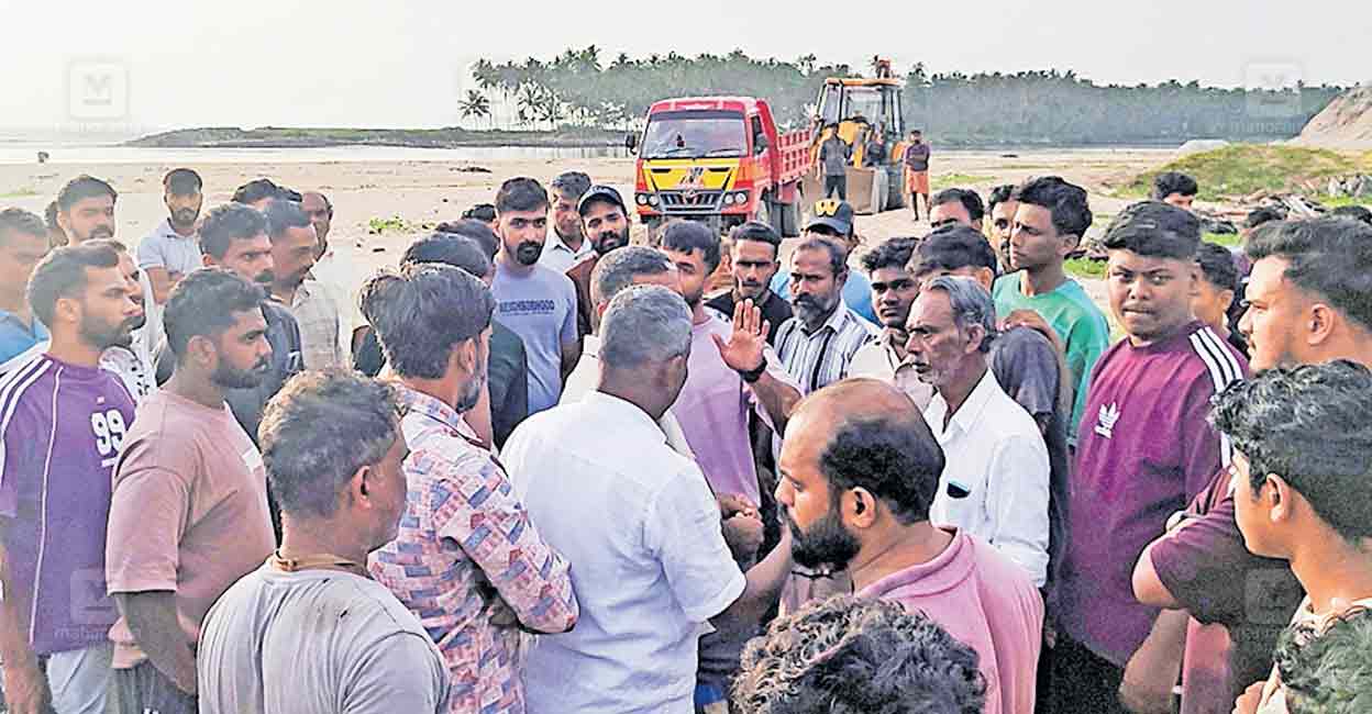 കോരപ്പുഴ ആഴം കൂട്ടൽ: കനാലിലെ നീരൊഴുക്ക് തടഞ്ഞ് റോഡ് നിർമാണം ...