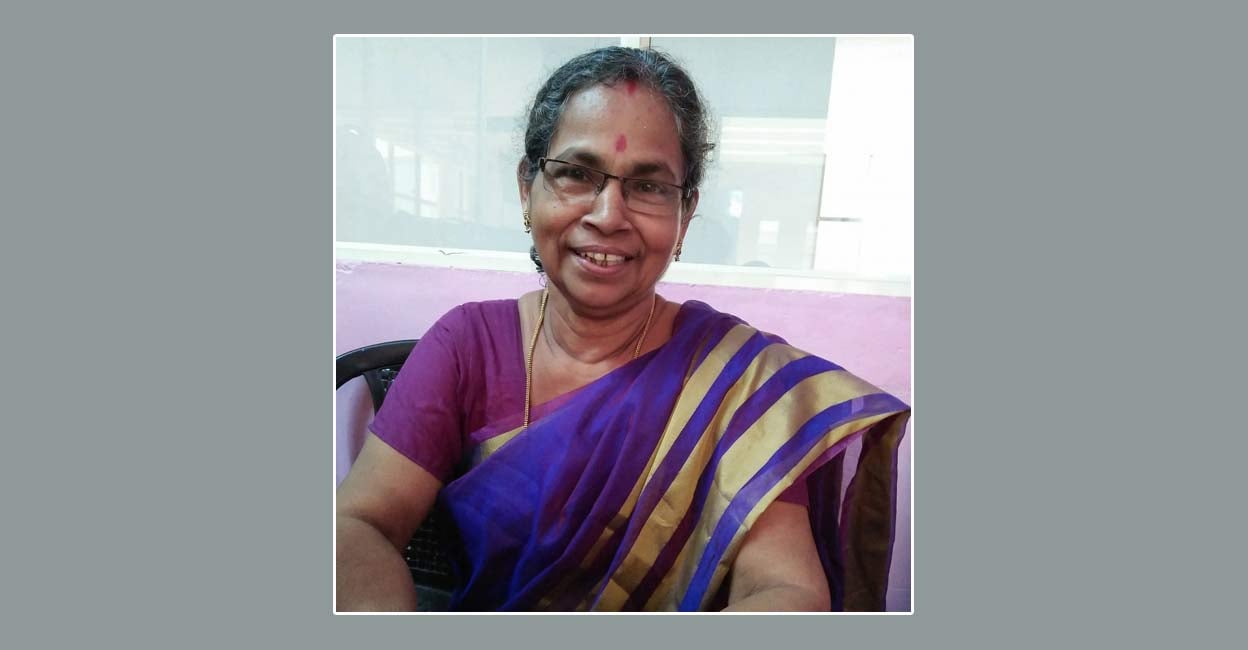വടകര പുതിയ ബസ് സ്റ്റാന്‍ഡില്‍ സ്വകാര്യ ബസിടിച്ചു പരുക്കേറ്റ മഹിളാ കോ ...