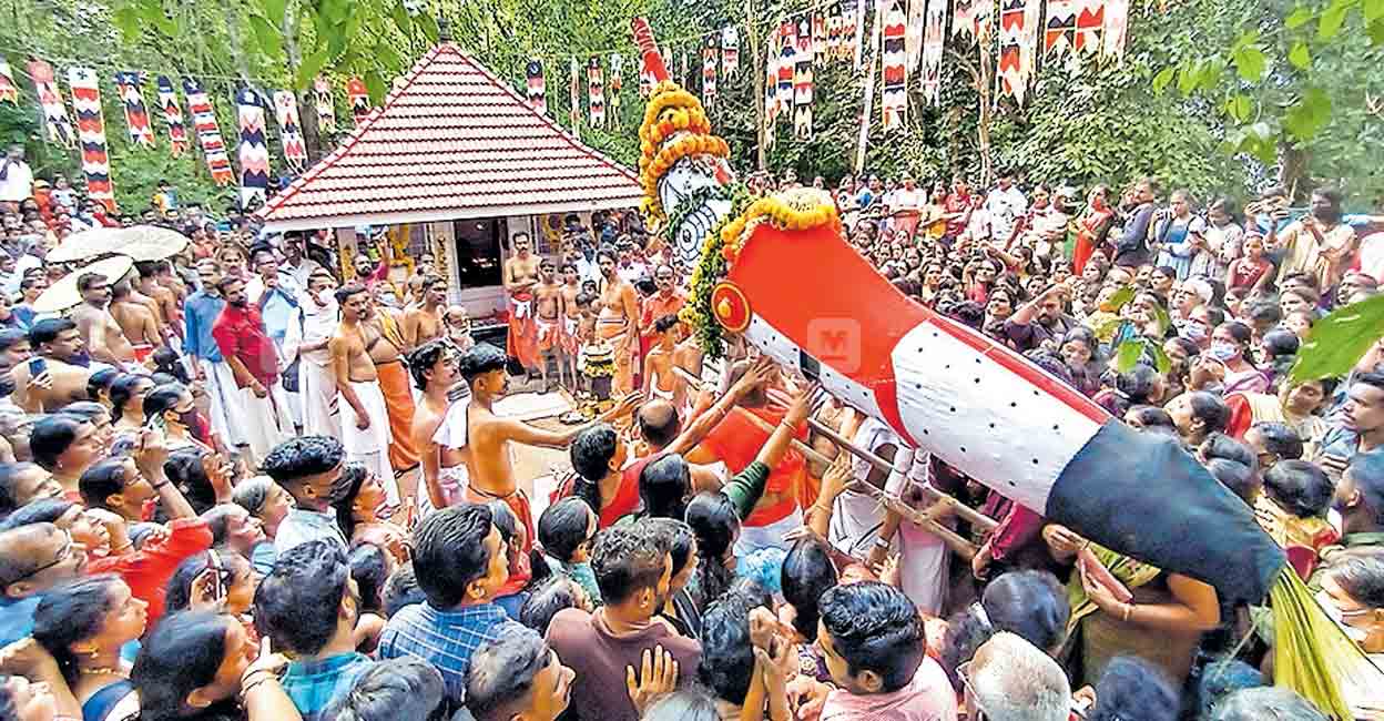 ജാതവൻ പുറപ്പെട്ടു; കടലുണ്ടി വാവുത്സവത്തിനു തുടക്കം