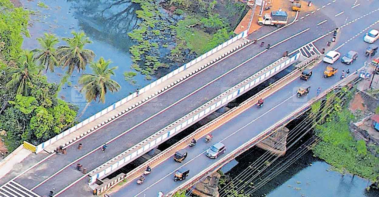 തിരൂർ താഴേപ്പാലത്തെ പുതിയ പാലം ഇന്നു നാടിനു സമർപ്പിക്കും