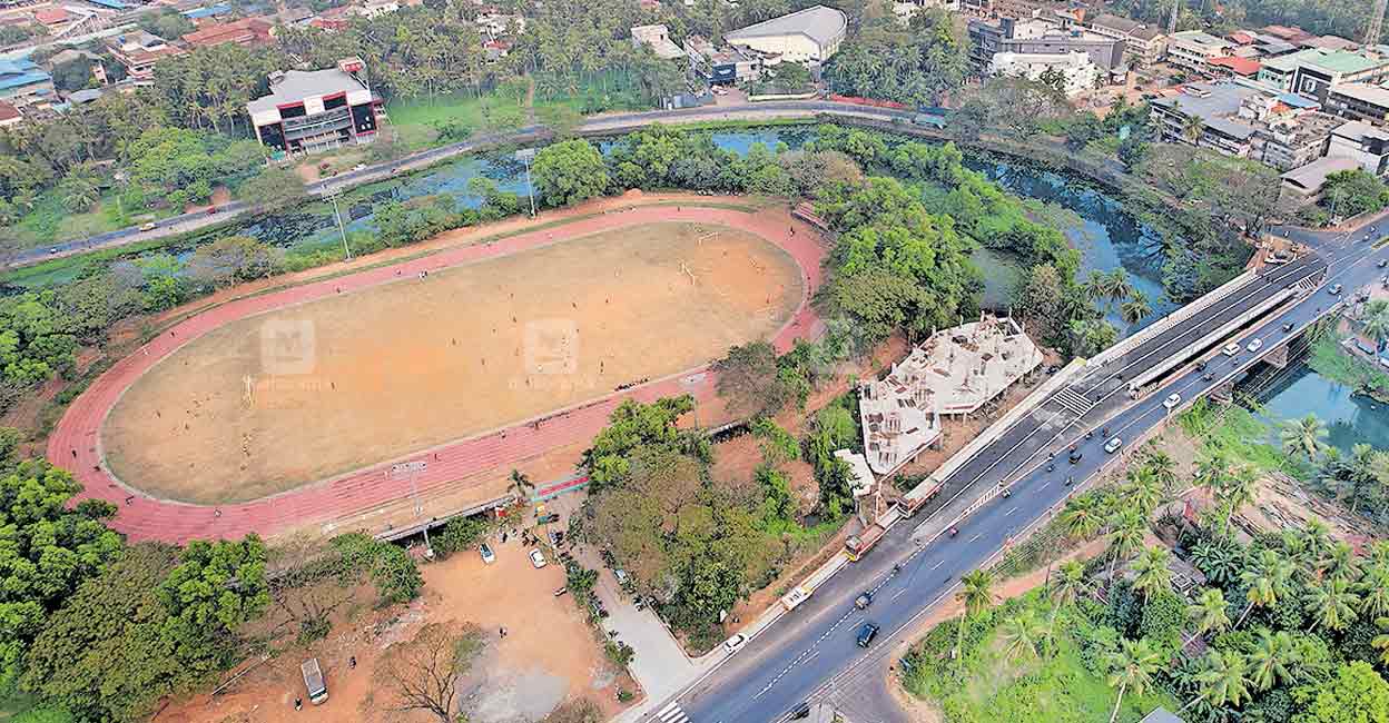 ഇവിടെ പ്രതീക്ഷ; അവിടെ നിരാശ