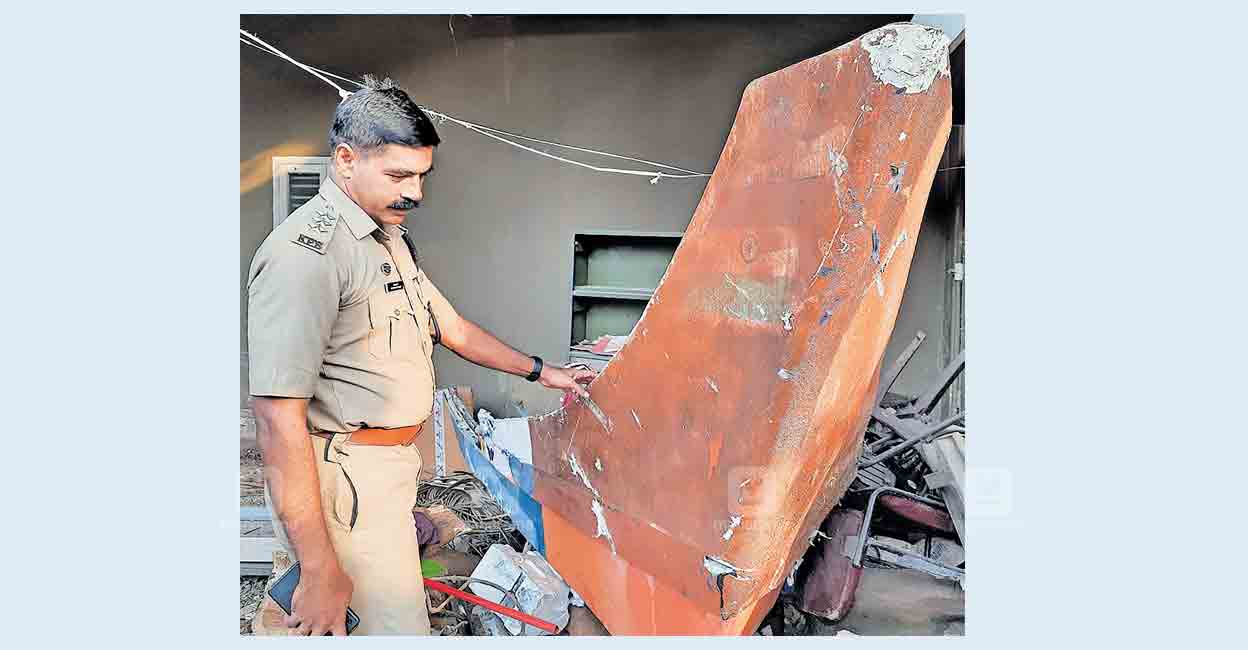 താനൂർ അപകടം: ബോട്ടിന്റെ ബിൽഡേഴ്സ് സർട്ടിഫിക്കറ്റ് വ്യാജം