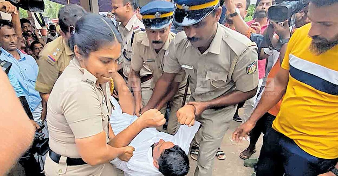 മരണം കൊണ്ടും നേടാനായില്ല ആ സ്റ്റോപ് മെമ്മോ; വൻ പ്രതിഷേധമുയർത്തി യുഡിഎഫ് ...