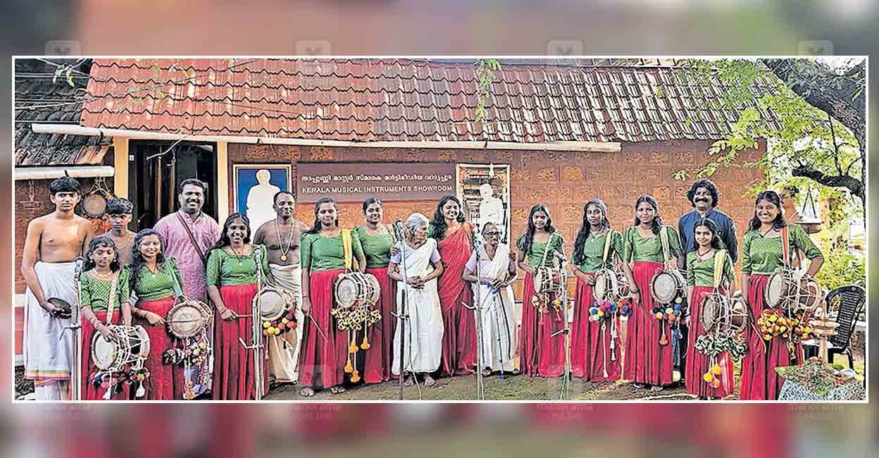 സോപാനസംഗീത രംഗത്തേക്ക് 11 പെൺകുട്ടികളുടെ അരങ്ങേറ്റം | Sopana Sangeetham ...