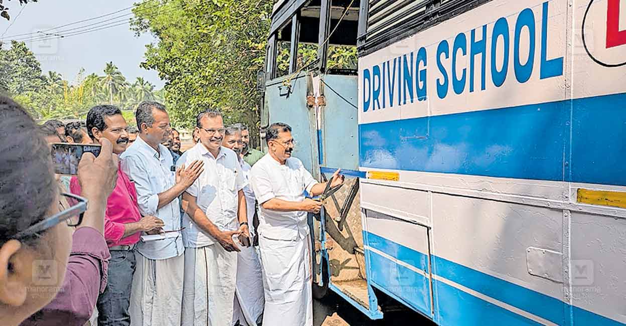 സ്റ്റാർട്ടായി കെഎസ്ആർടിസി ‌ഡ്രൈവിങ് സ്കൂൾ; ആദ്യം ഹെവി വാഹനങ്ങളുടെ ...