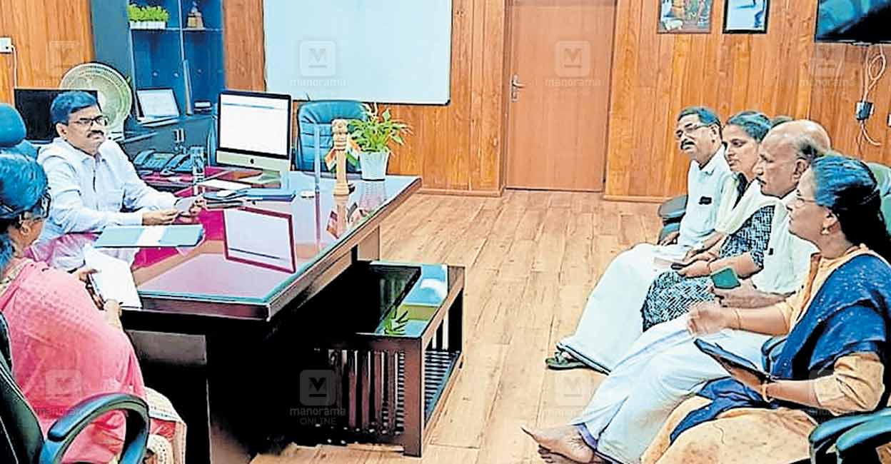 ആനക്കല്ലിൽ ഭൂമിക്കടിയിൽനിന്നുള്ള മുഴക്കവും പ്രകമ്പനവും തുടരുന്നു ...
