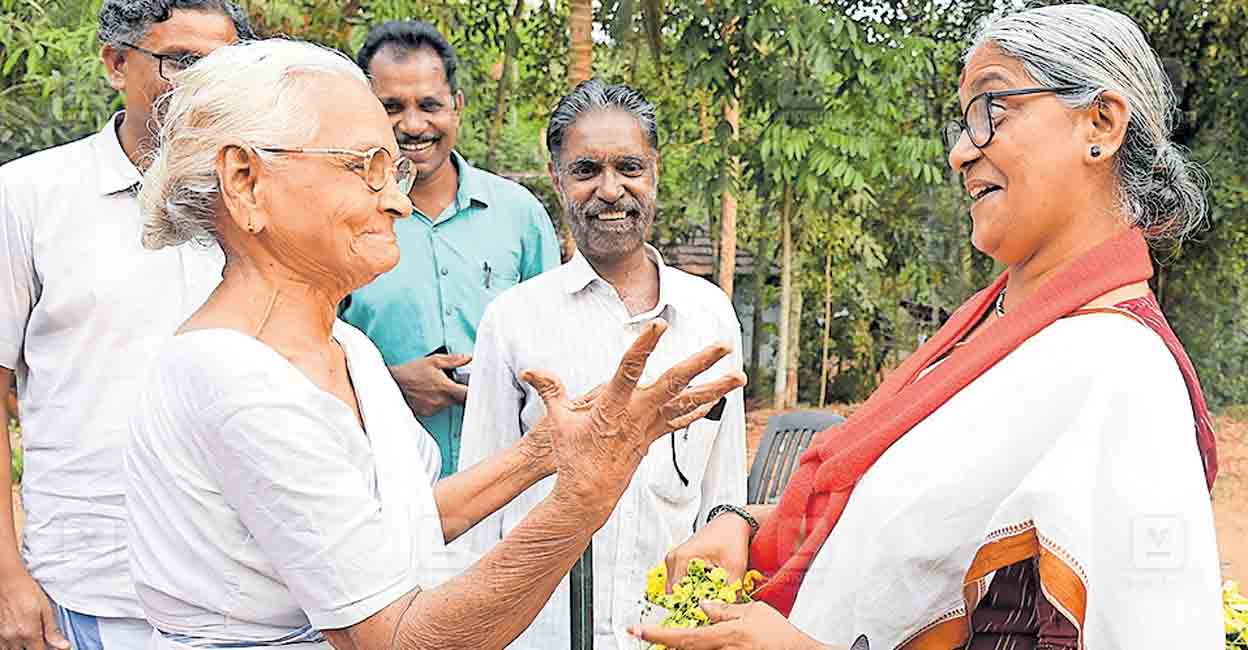 ‘ഇങ്ങള് ധൈര്യായിട്ടിരിക്കി, ഞമ്മളൊക്കെ കൂടണ്ട്’ | Wayanad Lok Sabha ...