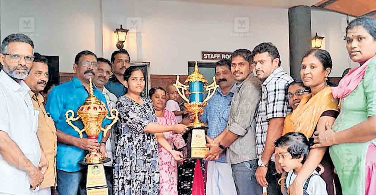 കലോത്സവ വിജയികൾക്ക് ട്രോഫി ഏർപ്പെടുത്തി ഗീതാകുമാറിന്റെ കുടുംബം | Dance Teacher Geetha Kumar ...