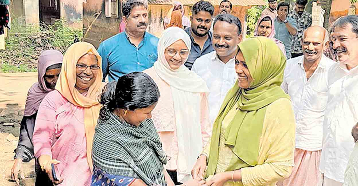 പ്രസംഗിച്ചും പാടിയും എംഎസ്എഫ് അഖിലേന്ത്യാ സെക്രട്ടറി; ഉമ്മയ്ക്കും ...