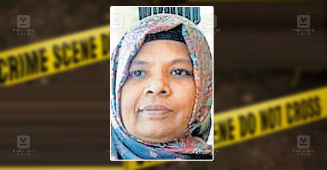 വാട്ടർ ടാങ്കിൽ സ്ത്രീയുടെ മൃതദേഹം: ആൾത്താമസമില്ലാത്ത വീട്ടിലേക്കു ...