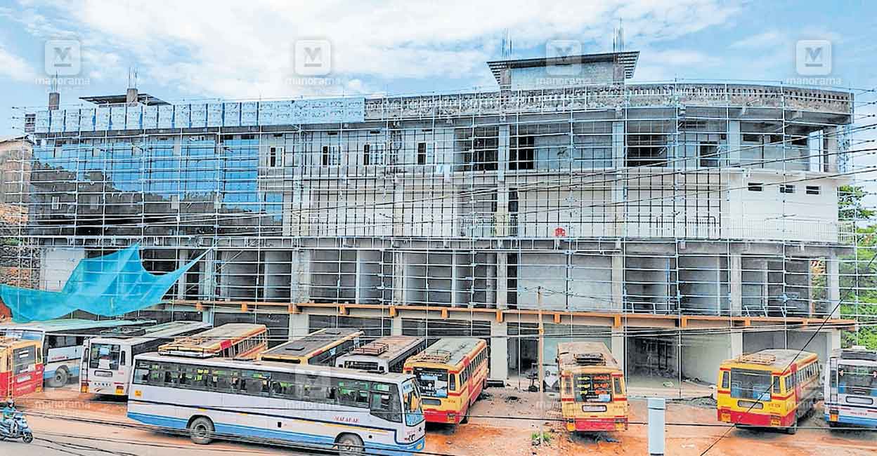 മലപ്പുറം കെഎസ്ആർടിസി ഡിപ്പോ ടെർമിനൽ ഷോപ്പിങ് കോംപ്ലക്സ് പണി തീർന്നു ...