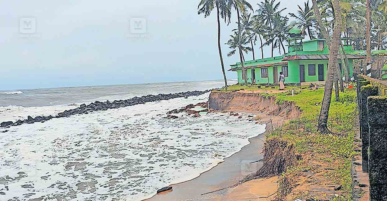 ഈ തീരം തിരയെടുത്ത് തീരുമോ ? വെളിയങ്കോട്, പാലപ്പെട്ടി തീരങ്ങളിൽ കടൽക്ഷോഭം ശക്തം | Sea erosion ...