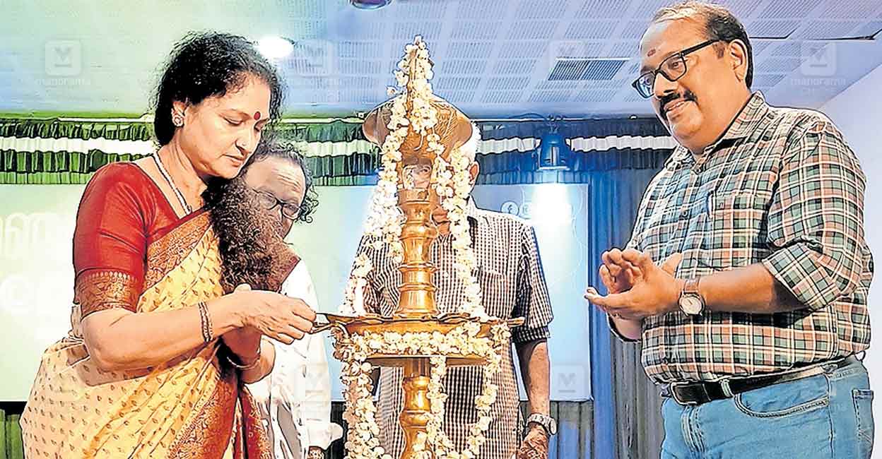 തിരൂർ തുഞ്ചൻ പറമ്പിൽ വിദ്യാരംഭം കലോത്സവത്തിന് തുടക്കം | Dance and ...