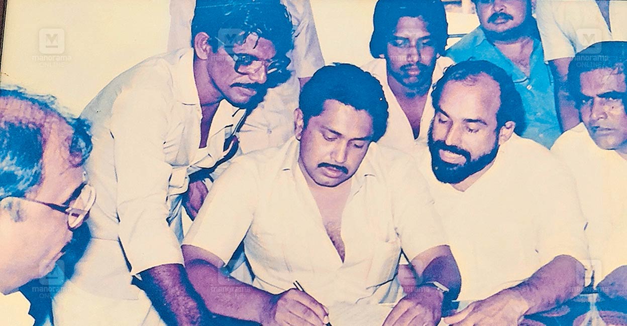 എലിസബത്ത് രാജ്ഞിയുടെ കൊട്ടാരത്തിൽ‍ രാഷ്ട്രീയം വിളമ്പിയ കുരിക്കൾ; തോണി ...