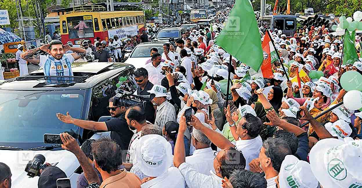 ‘അബ്ദുറഹിമാൻ ഇഫക്ട്’; തിരൂരിൽ മെസ്സി! പ്രതീകാത്മക മെസ്സിയെ റാലിയി ...