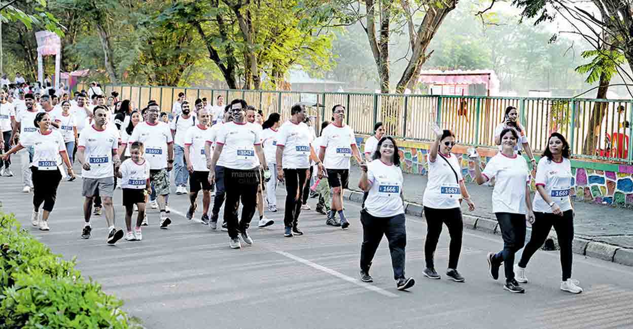സ്തനാർബുദ ബോധവൽക്കരണത്തിന് വാശി കടലോരത്ത് വോക്കത്തൺ