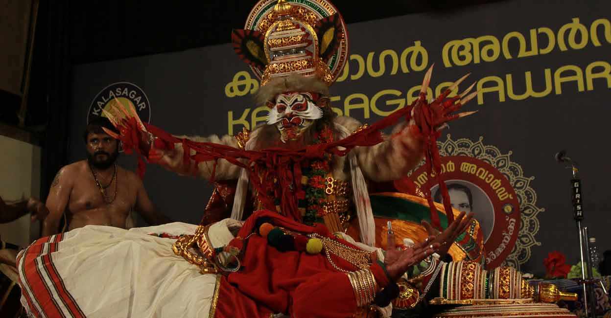 കലാമണ്ഡലം കൃഷ്ണൻകുട്ടി പൊതുവാളിനെ അനുസ്മരിച്ച് കലാലോകം