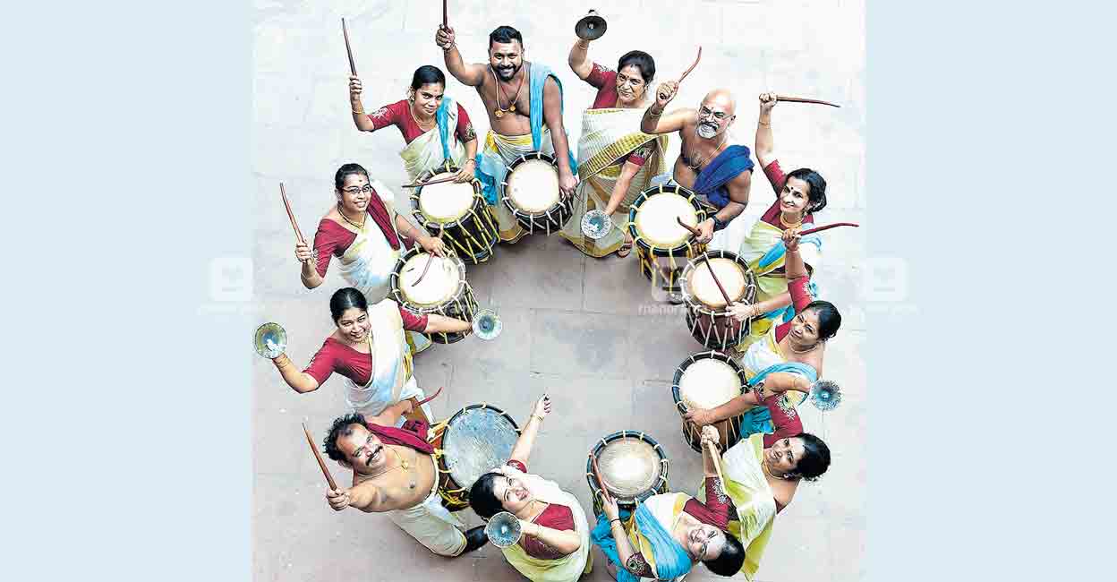 ഉയർന്നുകേൾക്കാം, ചെണ്ടയിലെ പെൺതാളം