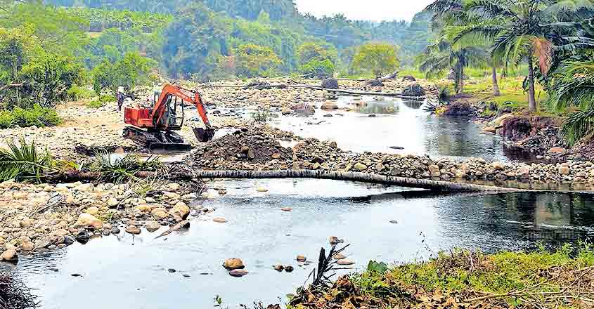 വരഗാറിൽ നീരൊഴുക്ക് ഗതിമാറ്റാൻ ശ്രമം