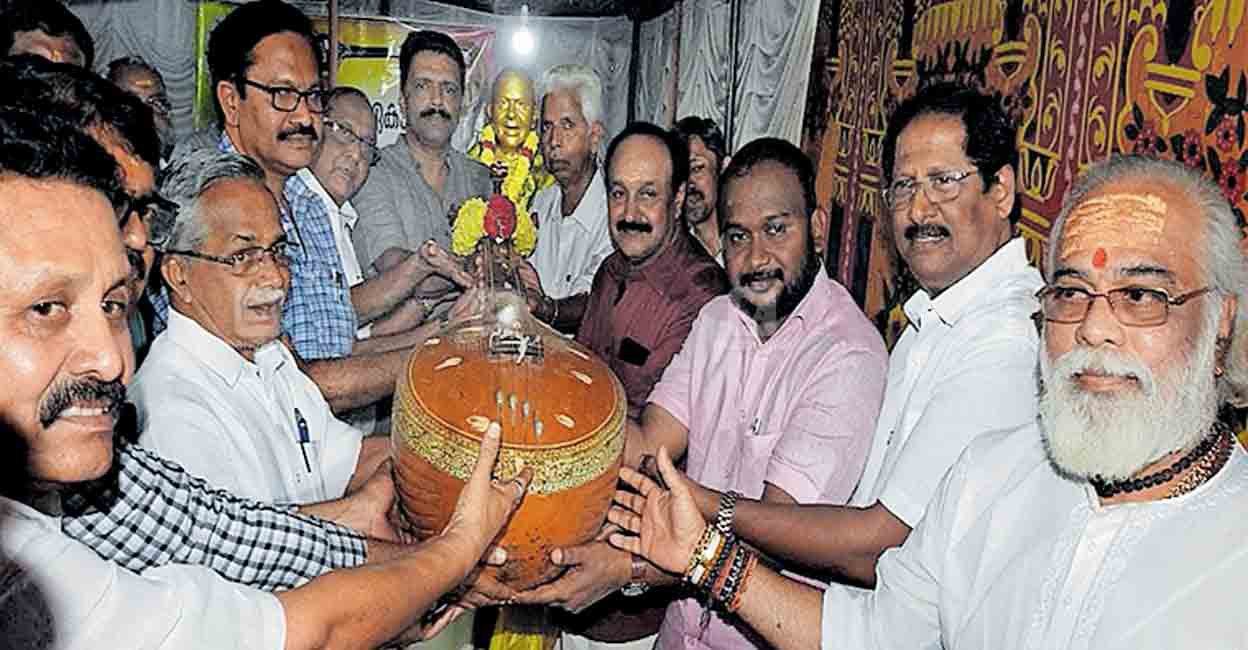 ചെമ്പൈയുടെ തംബുരു സമർപ്പണം നടത്തി