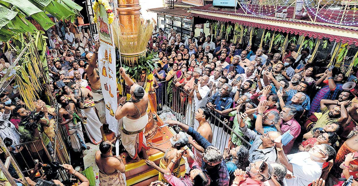 ഇനി തേർക്കാലം; കൽപാത്തി ഗ്രാമ ക്ഷേത്രങ്ങളിൽ രഥോത്സവം കൊടിയേറി