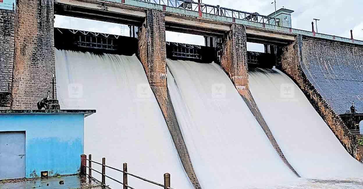 മലമ്പുഴയ്ക്കു പിന്നാലെ വാളയാർ ഡാമും തുറന്നു