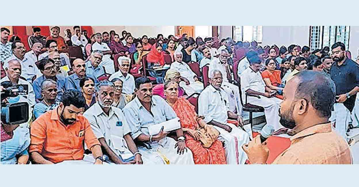 പുറമ്പോക്കിൽ താമസിക്കുന്നവർക്ക് പട്ടയം നൽകാൻ നടപടി: എംഎൽഎ