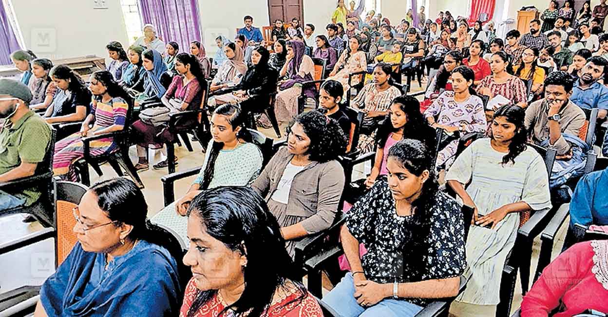 കവിതയുടെ പാചകശാലയിലെ രുചി പകർന്ന് ഹോർത്തൂസ് വായന | Malayalam poetry | P ...