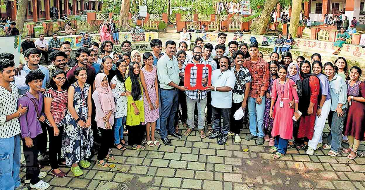 ധ; ധനം: വിദ്യാധനം; ഹോർത്തൂസ് അക്ഷര പ്രയാണം | Ulloor S. Parameswara Iyer ...