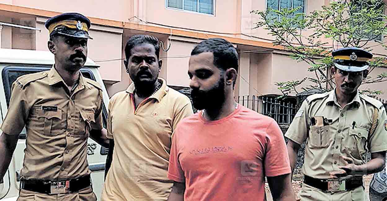 മോട്ടർ വാഹനവകുപ്പിന്റെ റിപ്പോർട്ട്: എതിരെ വന്ന ലോറി അമിതവേഗത്തി ...