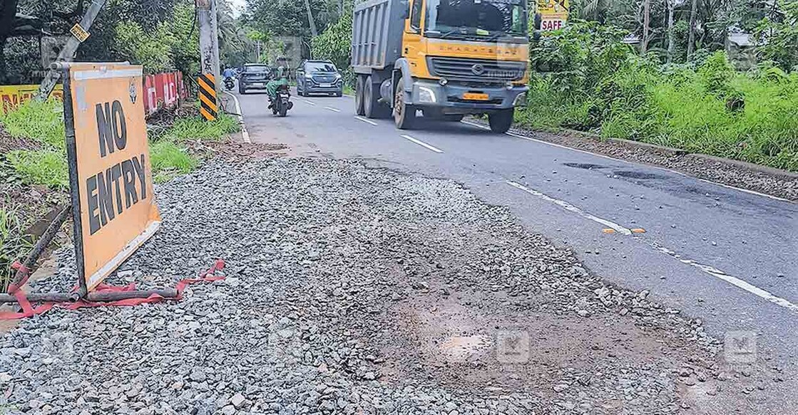 പൈപ്പ് പൊട്ടി ഉണ്ടായ കുഴി അടയ്ക്കാത്തത് അപകടക്കെണി
