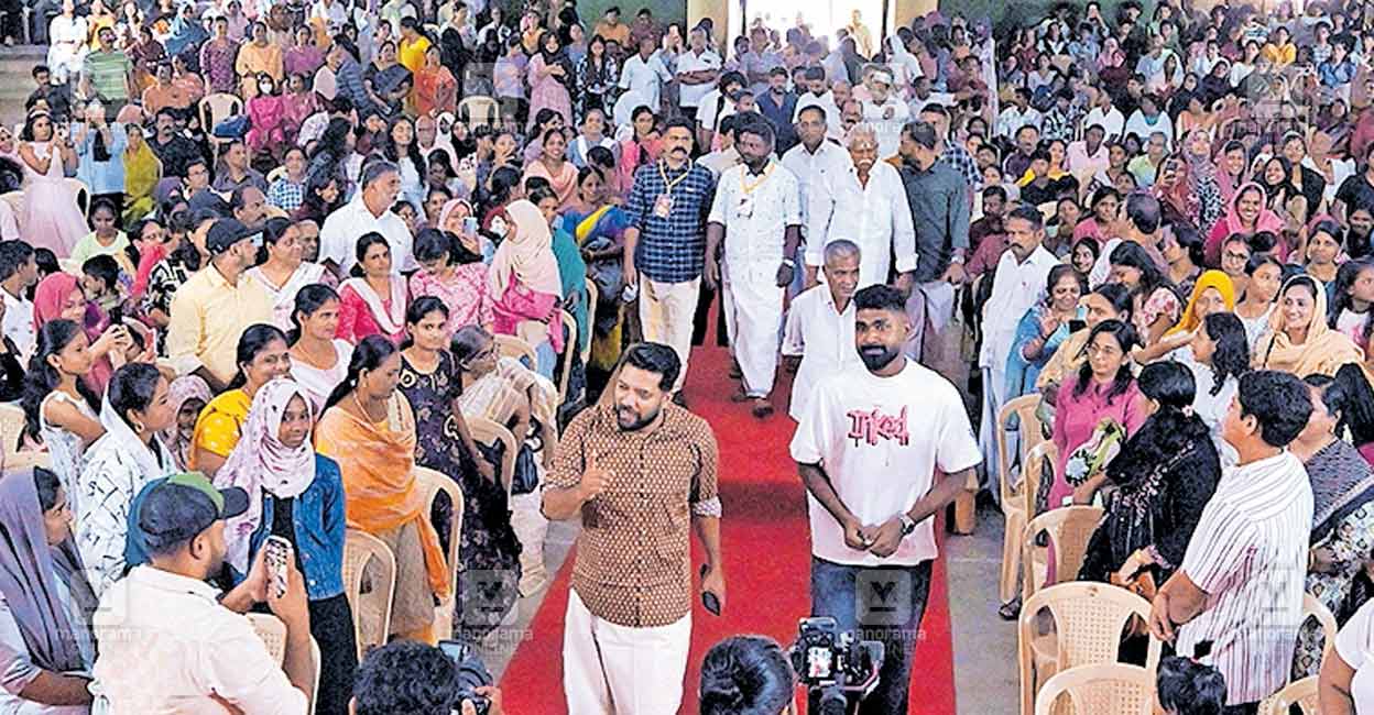 സ്മാർട് പാലക്കാട്: ഉമ്മൻ ചാണ്ടി എൻഡോവ്മെന്റ് മെറിറ്റ് പുരസ്കാരങ്ങ ...