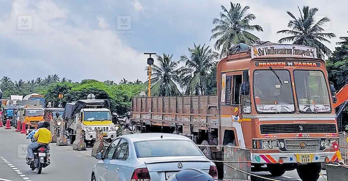 സർവീസ് റോഡ് പൂർത്തിയാക്കാതെ ദേശീയപാത പൊളിച്ചു; നഷ്ടമായത് വിലപ്പെട്ട ഒരു ...