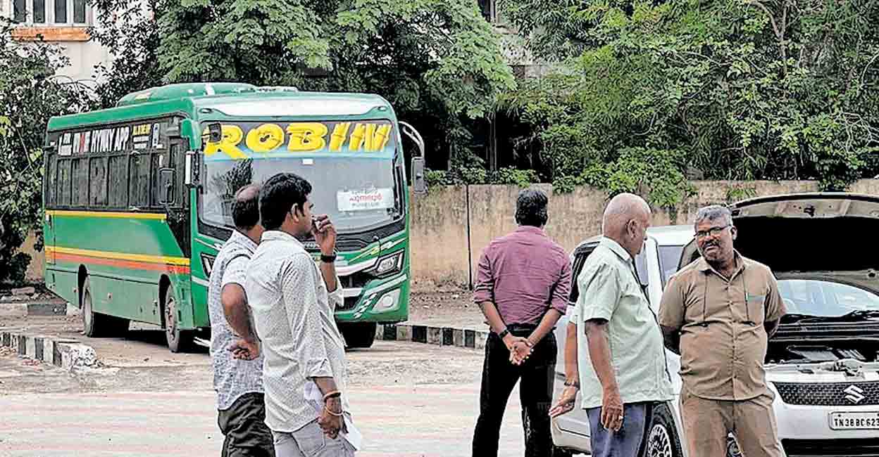 റോബിൻ ബസിന് വീണ്ടും തമിഴ്നാടിന്റെ പൂട്ട്; ദിവസേന 10,000 രൂപ സംസ്ഥാന സ ...