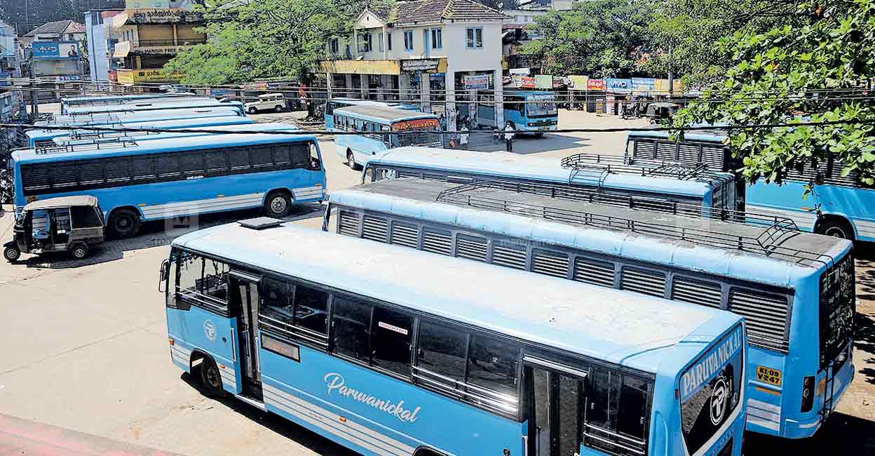 യാത്രക്കാരുടെ ശ്രദ്ധയ്ക്ക്; ഞായറാഴ്ച ബസ് അവധി!