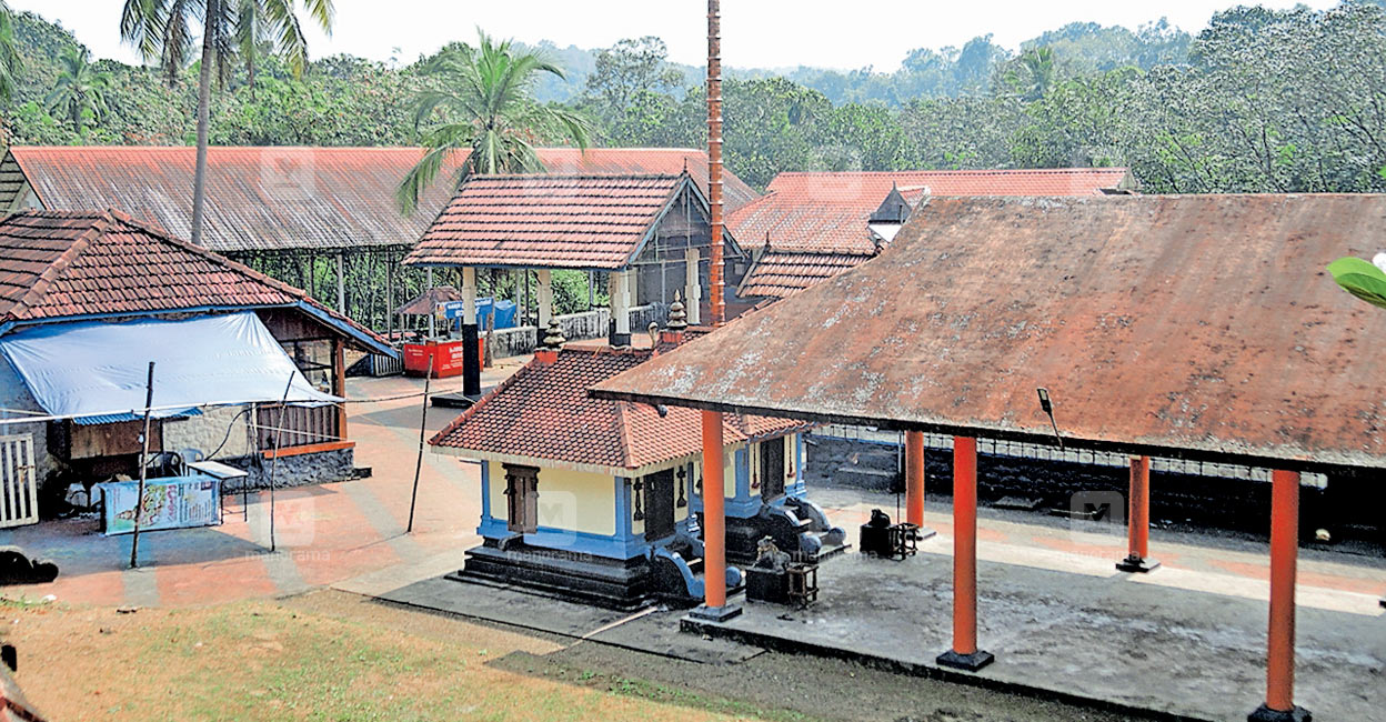 ഭക്തിസാന്ദ്രമായി കക്കാട്ട് കോയിക്കൽ ധർമശാസ്താ ക്ഷേത്രം