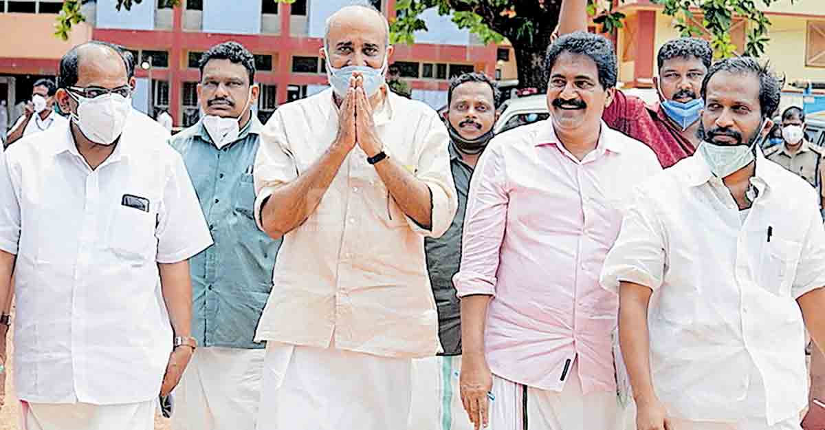 അഞ്ചിന്റെ മൊഞ്ചുമായി മാത്യു ടി.; ആഹ്ലാദം, ആരവങ്ങളില്ലാതെ ...