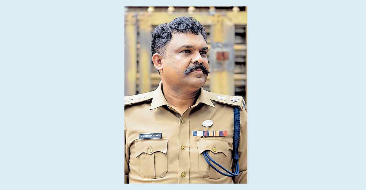 സുഗമമായ ദർശനത്തിന് സൗകര്യമൊരുക്കി സ്പെഷൽ ഓഫിസർ