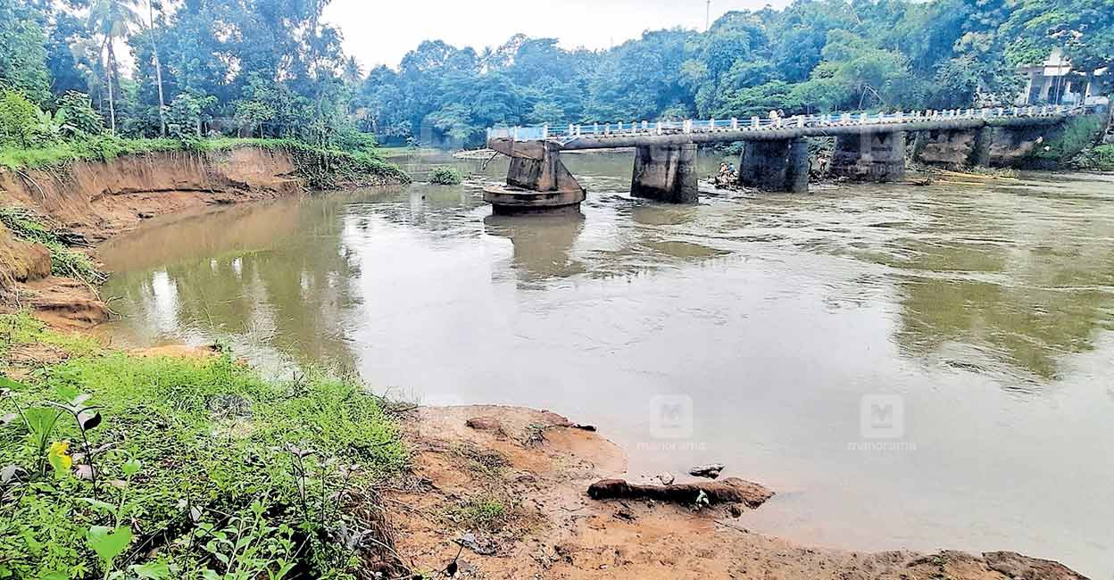 കര തൊടാത്ത കോമള വാഗ്ദാനം; മല്ലപ്പള്ളിയുടെ വികസനത്തിന് നിർണായകമായ പാലങ്ങ ...