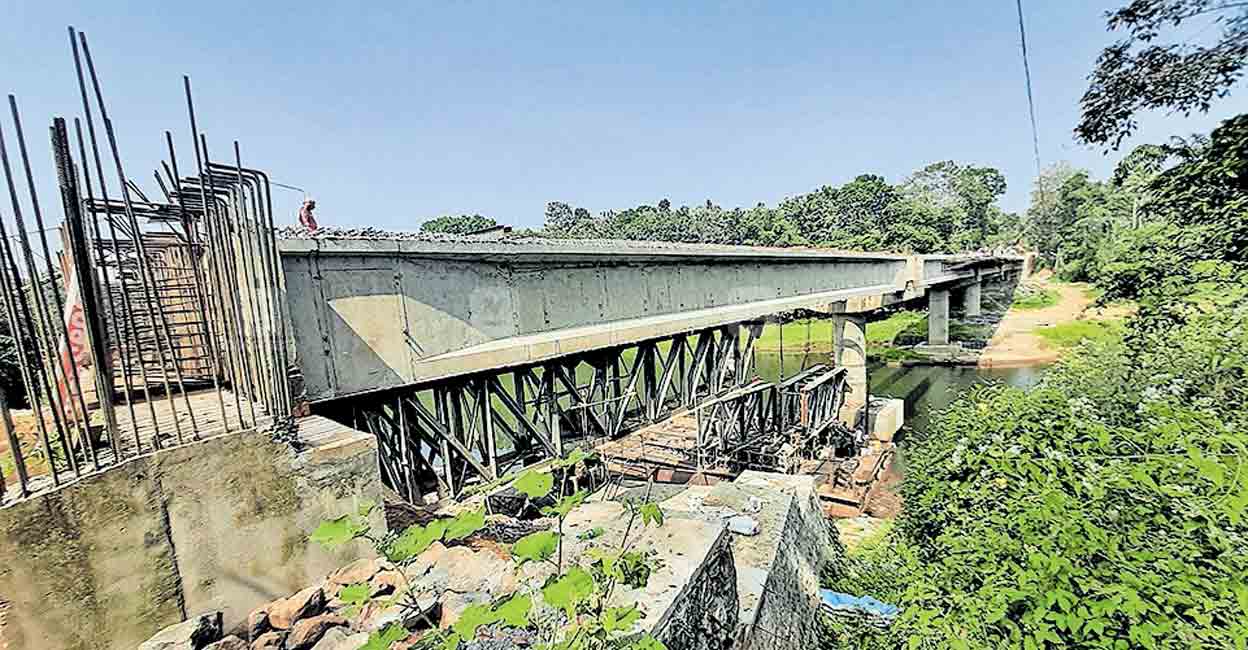 ഒന്നര വർഷം വൈകിയോടുന്ന ചെട്ടിയാരഴികത്ത് പാലം