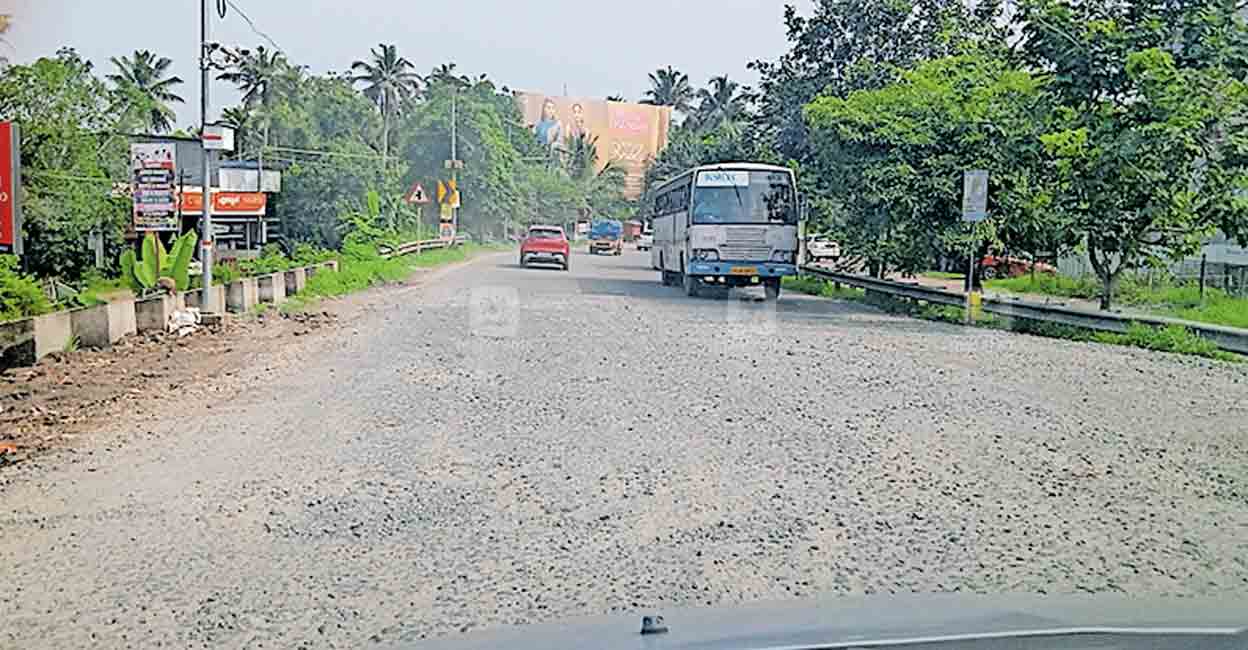 ഇടിച്ചുകയറേണ്ട, ഇടിഞ്ഞില്ലത്തു മറിയേണ്ട; പന്നിക്കുഴി പാലത്തിലും ഇടിഞ്ഞില്ലത്തും പരിഹാരനടപടികൾ