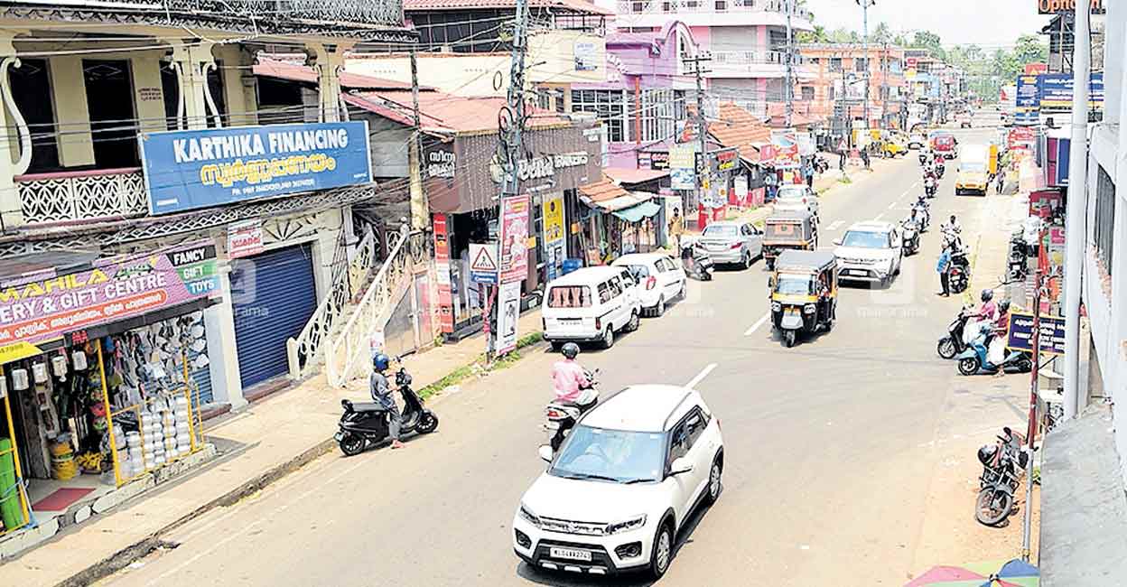 വിദേശ മലയാളികളുടെ നാടായ കുമ്പനാടിന്റെ പ്രവാസ വഴികളിലൂടെ ഒരു യാത്ര...
