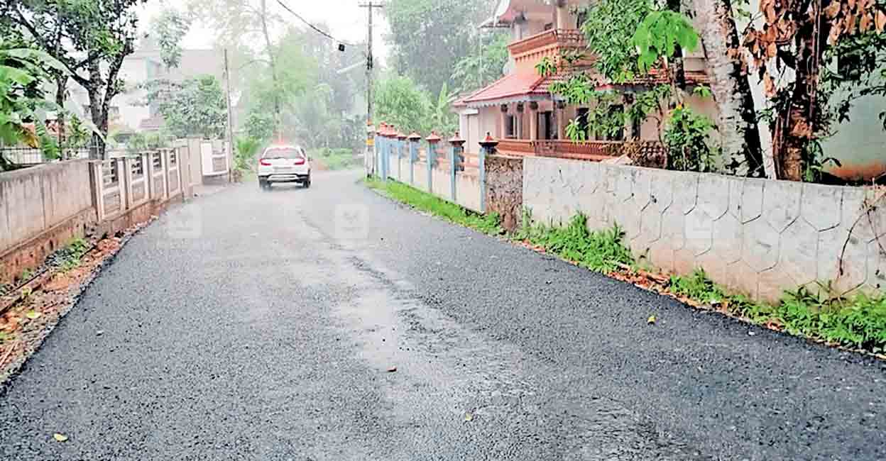 കുരമ്പാല-വലക്കടവ് റോഡിൽ ഇനി സുഖയാത്ര