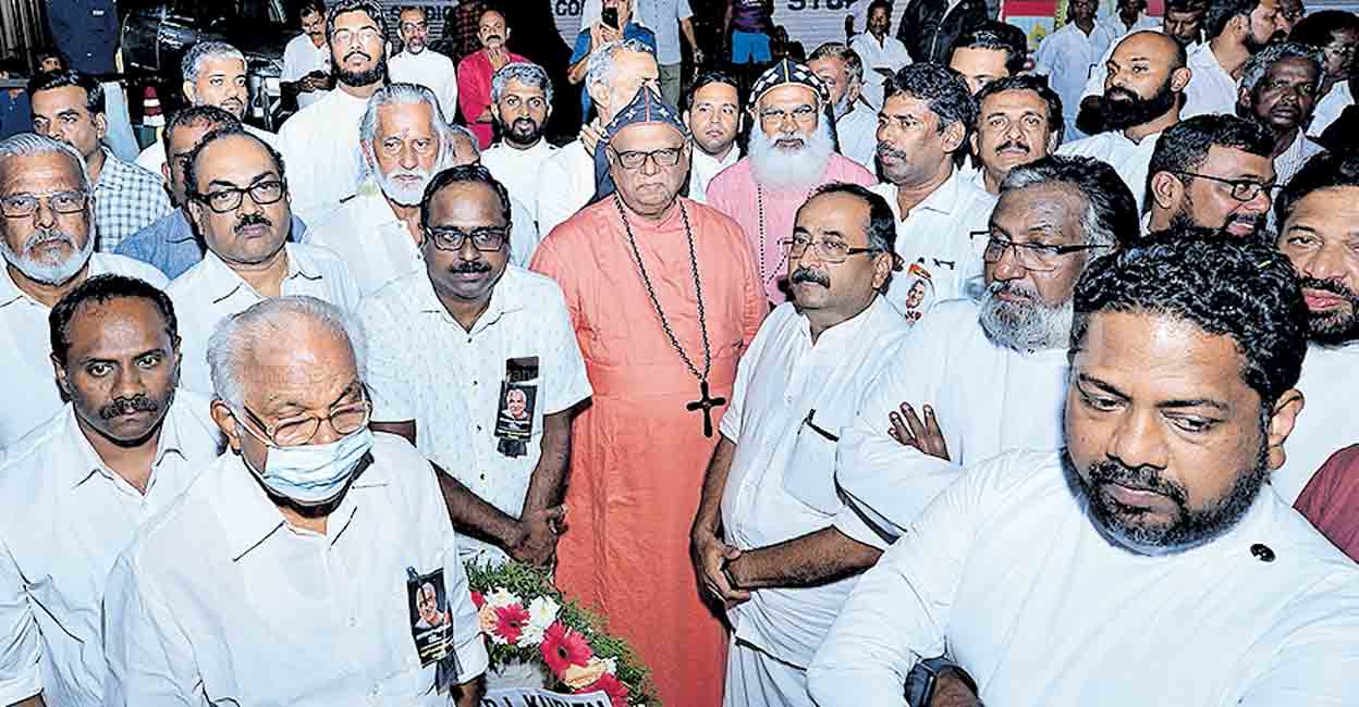 ഇനിയില്ല ആ സ്നേഹദൂരം; തിരുവല്ലയിൽ ഒത്തുകൂടി വടക്കൻ ജില്ലക്കാരും ...