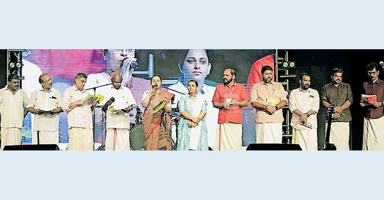 ‘കരിയാട്ടം കാലഘട്ടത്തിന്റെ അനിവാര്യമായ കൂട്ടായ്മ’