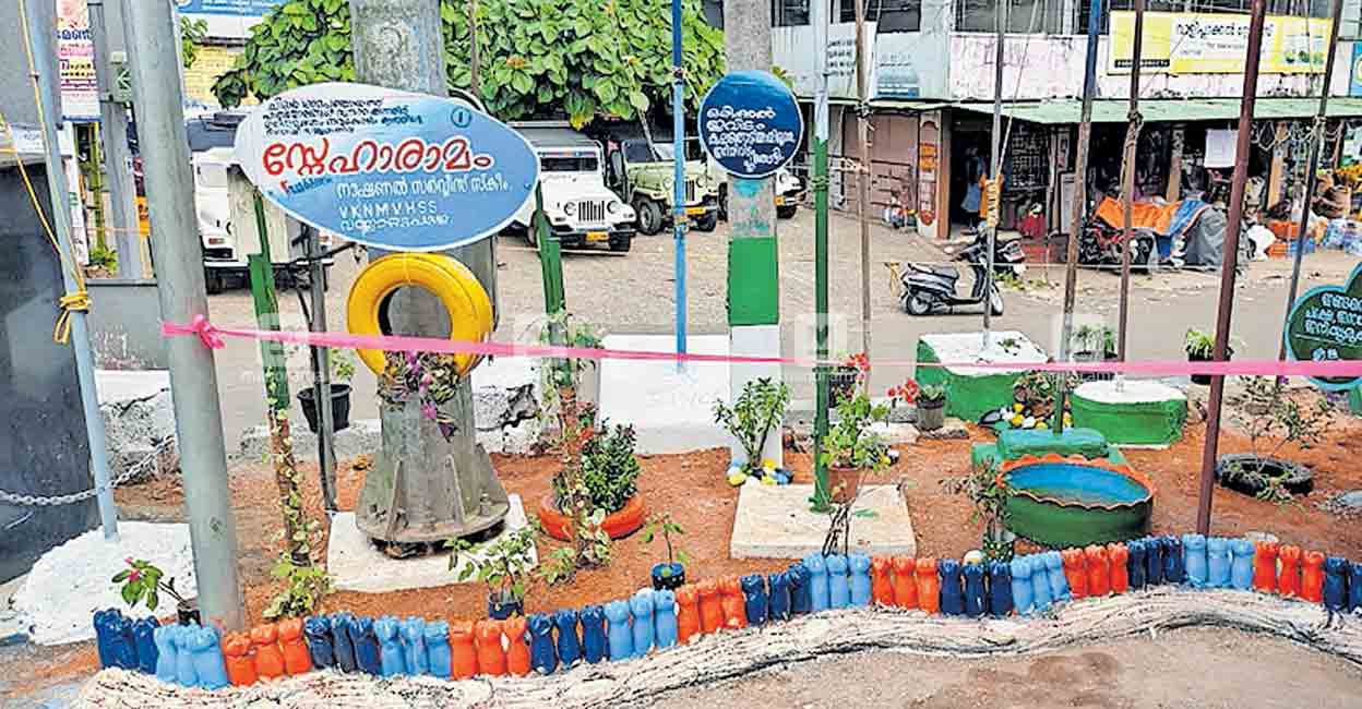 വഴിയോരങ്ങളിൽ ഇനി പൂക്കളുടെ സുഗന്ധം