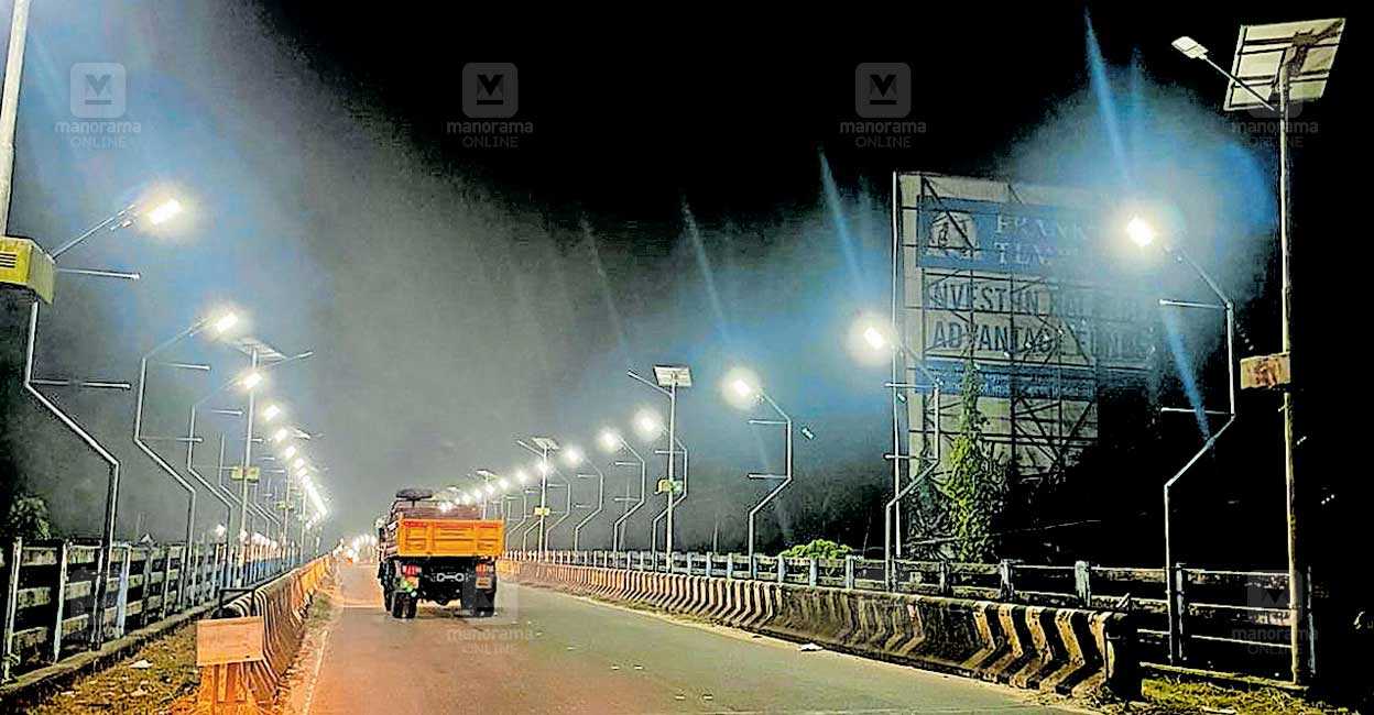 ഇരുട്ട് മാറി, പ്രകാശം പരത്തി എംസി റോഡിലെ പാലങ്ങൾ‌ | Bridge lighting ...