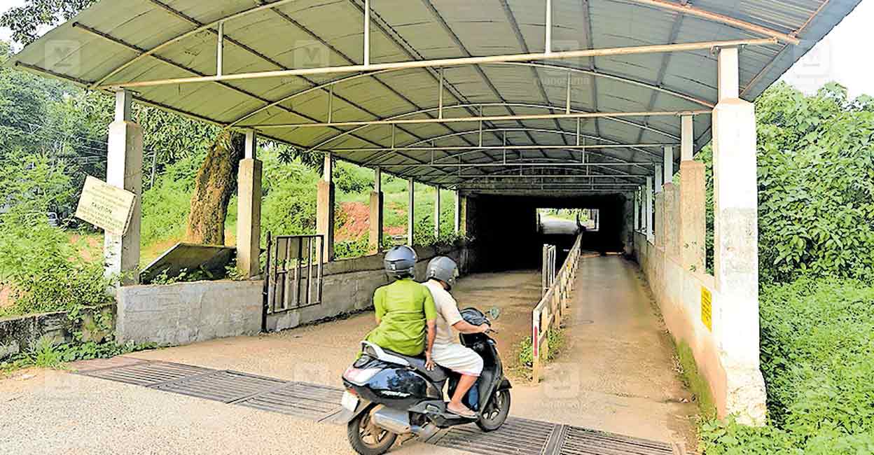 വെള്ളക്കെട്ട് നീക്കാൻ നവീകരണം: കുറ്റൂർ അടിപ്പാത 21 ദിവസം അടച്ചിടും ...